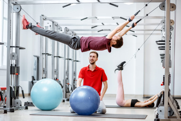 How to Decompress Spine by Hanging: 6 Amazing Benefits