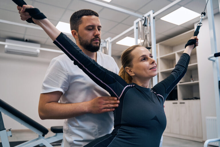 How to Decompress Spine by Hanging: 6 Amazing Benefits